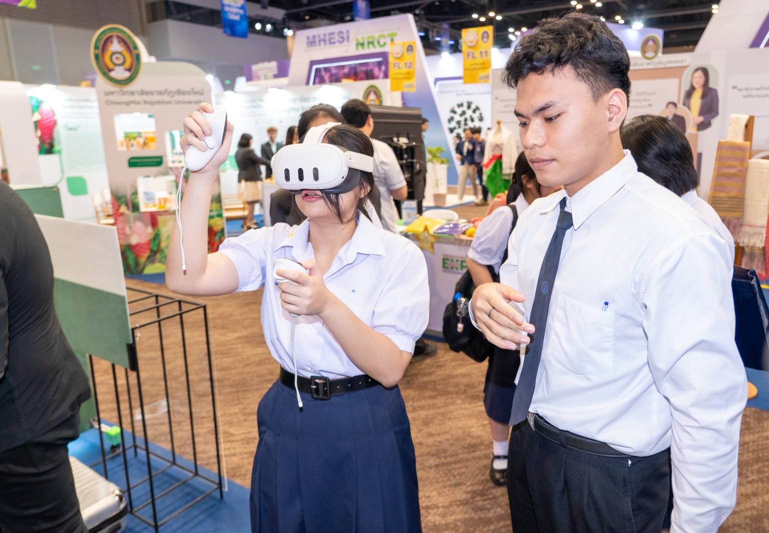 DPU โชว์ 9 งานวิจัยพลิกโฉมชุมชน สร้าง Soft Power สู่เศรษฐกิจยั่งยืน - Dhurakij Pundit University ...